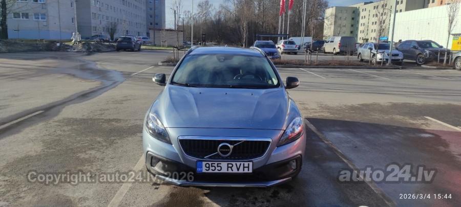 Blue Volvo V40 2017 in Tallinn, with an engine capacity of 2.00 L and mileage of 200 thousand km for 14000 €, photo 1 on AUTOMOTO.COM.LV