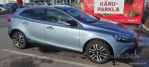 Blue Volvo V40 2017 in Tallinn, with an engine capacity of 2.00 L and mileage of 200 thousand km for 14000 €, photo 2 on AUTOMOTO.COM.LV