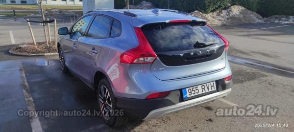 Blue Volvo V40 2017 in Tallinn, with an engine capacity of 2.00 L and mileage of 200 thousand km for 14000 €, photo 4 on AUTOMOTO.COM.LV