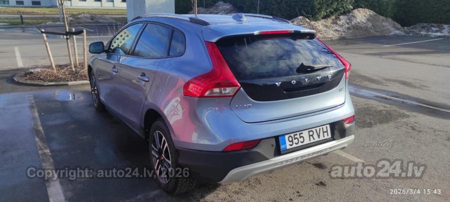 Blue Volvo V40 2017 in Tallinn, with an engine capacity of 2.00 L and mileage of 200 thousand km for 14000 €, photo 5 on AUTOMOTO.COM.LV