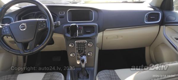 Blue Volvo V40 2017 in Tallinn, with an engine capacity of 2.00 L and mileage of 200 thousand km for 14000 €, photo 6 on AUTOMOTO.COM.LV