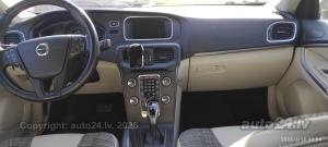 Blue Volvo V40 2017 in Tallinn, with an engine capacity of 2.00 L and mileage of 200 thousand km for 14000 €, photo 7 on AUTOMOTO.COM.LV
