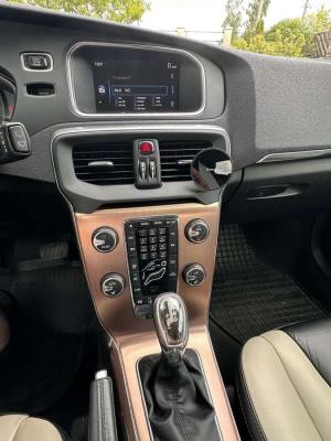 Brūns Volvo V40 2013 Viļņa, ar dzinēja tilpumu 1.98 L un nobraukumu 207 tūkst. km par 9400 €, foto 6 vietnē AUTOMOTO.COM.LV