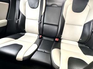 Brūns Volvo V40 2013 Viļņa, ar dzinēja tilpumu 1.98 L un nobraukumu 207 tūkst. km par 9400 €, foto 7 vietnē AUTOMOTO.COM.LV