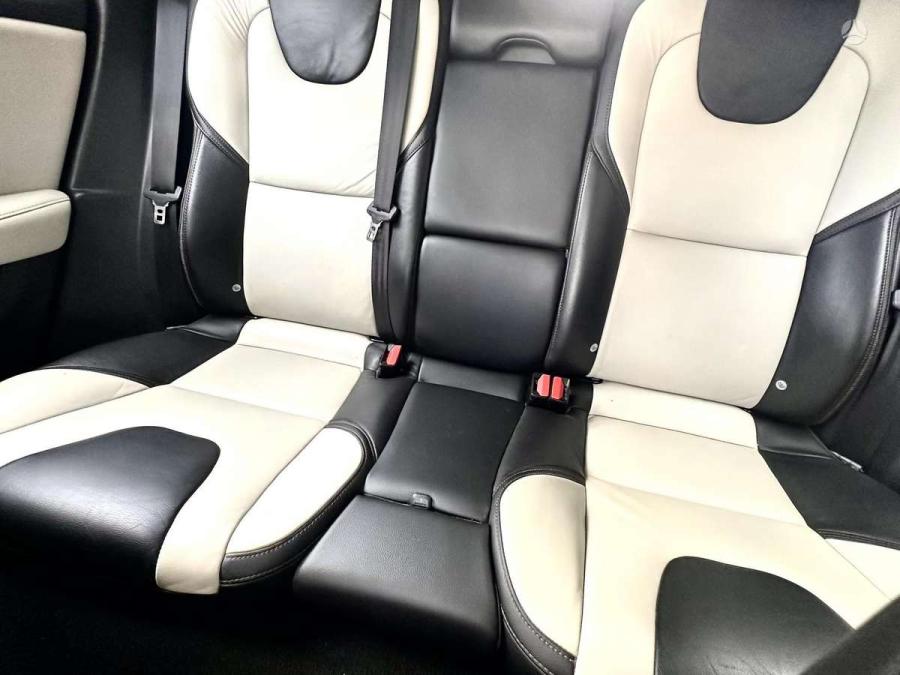 Brūns Volvo V40 2013 Viļņa, ar dzinēja tilpumu 1.98 L un nobraukumu 207 tūkst. km par 9400 €, foto 7 vietnē AUTOMOTO.COM.LV