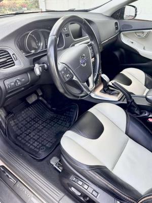 Brūns Volvo V40 2013 Viļņa, ar dzinēja tilpumu 1.98 L un nobraukumu 207 tūkst. km par 9400 €, foto 8 vietnē AUTOMOTO.COM.LV