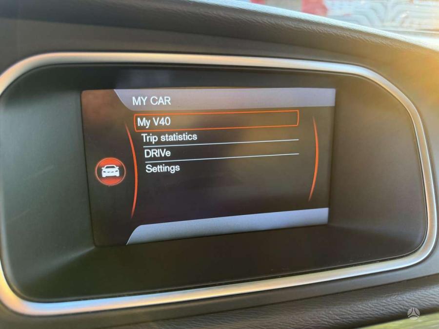 Brown Volvo V40 2014 in Vilnius, with an engine capacity of 1.98 L and mileage of 164 thousand km for 6800 €, photo 24 on AUTOMOTO.COM.LV