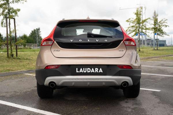 Brown Volvo V40 2014 in Vilnius, with an engine capacity of 1.98 L and mileage of 167 thousand km for 7299 €, photo 5 on AUTOMOTO.COM.LV