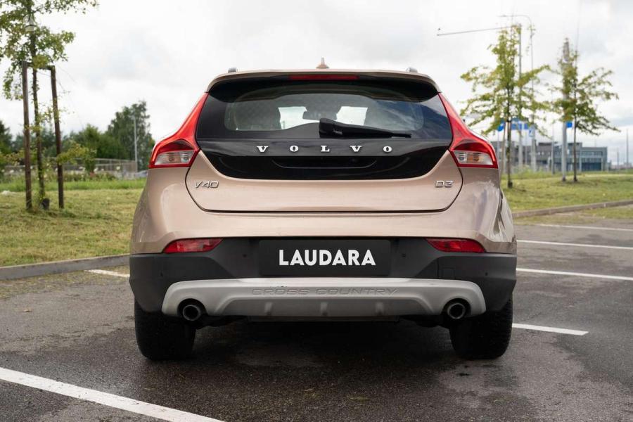 Brown Volvo V40 2014 in Vilnius, with an engine capacity of 1.98 L and mileage of 167 thousand km for 7299 €, photo 6 on AUTOMOTO.COM.LV