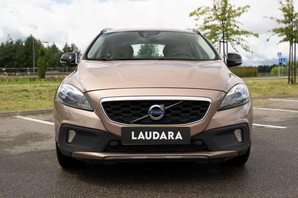 Brown Volvo V40 2014 in Vilnius, with an engine capacity of 1.98 L and mileage of 167 thousand km for 7299 €, photo 10 on AUTOMOTO.COM.LV