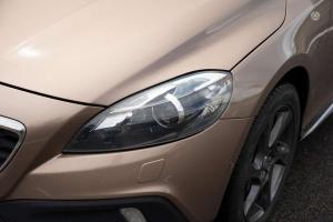 Brown Volvo V40 2014 in Vilnius, with an engine capacity of 1.98 L and mileage of 167 thousand km for 7299 €, photo 12 on AUTOMOTO.COM.LV