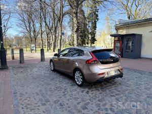 Brown Volvo V40 2012 in Riga, with an engine capacity of 2.00 L and mileage of 187 thousand km for 7490 €, photo 6 on AUTOMOTO.COM.LV