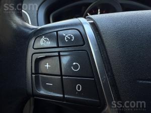 Brown Volvo V40 2012 in Riga, with an engine capacity of 2.00 L and mileage of 187 thousand km for 7490 €, photo 13 on AUTOMOTO.COM.LV