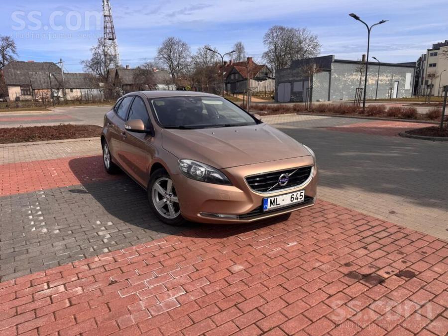 Brūns Volvo V40 2012 Kuldīga, ar dzinēja tilpumu 1.60 L un nobraukumu 245 tūkst. km par 6200 €, foto 1 vietnē AUTOMOTO.COM.LV