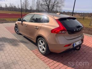 Brūns Volvo V40 2012 Kuldīga, ar dzinēja tilpumu 1.60 L un nobraukumu 245 tūkst. km par 6200 €, foto 3 vietnē AUTOMOTO.COM.LV