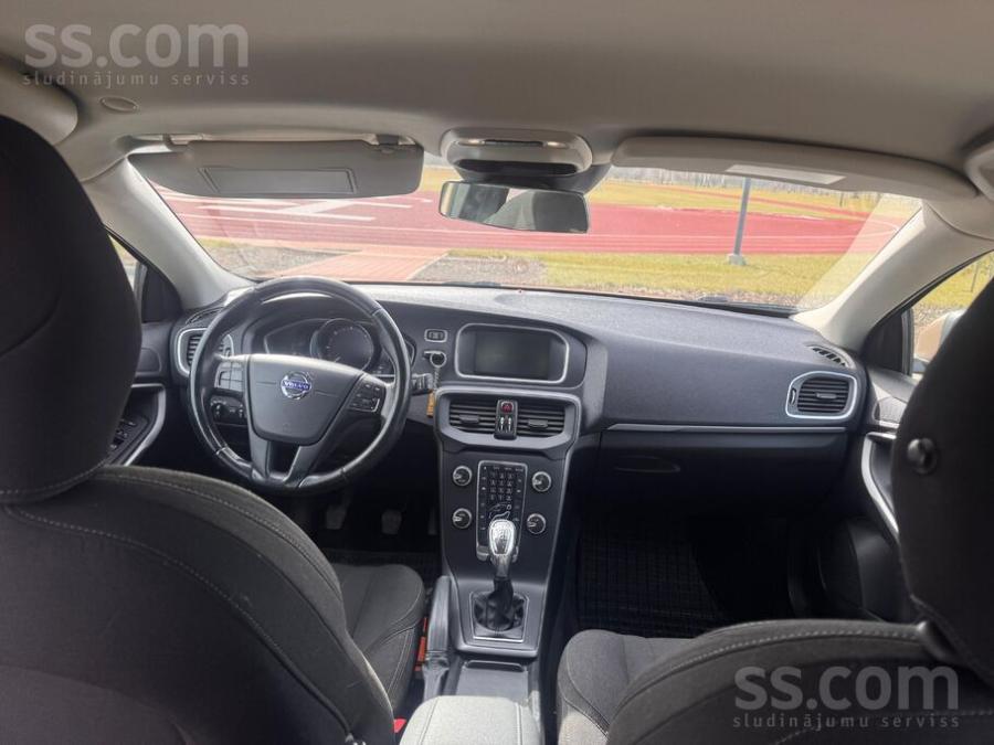 Brūns Volvo V40 2012 Kuldīga, ar dzinēja tilpumu 1.60 L un nobraukumu 245 tūkst. km par 6200 €, foto 13 vietnē AUTOMOTO.COM.LV