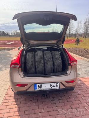 Brūns Volvo V40 2012 Kuldīga, ar dzinēja tilpumu 1.60 L un nobraukumu 245 tūkst. km par 6200 €, foto 16 vietnē AUTOMOTO.COM.LV