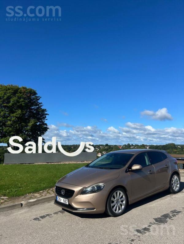 Brūns Volvo V40 2012 Saldus, ar dzinēja tilpumu 2.00 L un nobraukumu 189 tūkst. km par 8000 €, foto 1 vietnē AUTOMOTO.COM.LV