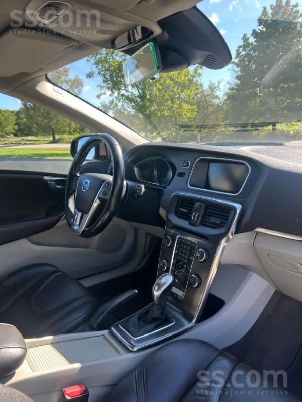 Brūns Volvo V40 2012 Saldus, ar dzinēja tilpumu 2.00 L un nobraukumu 189 tūkst. km par 8000 €, foto 9 vietnē AUTOMOTO.COM.LV