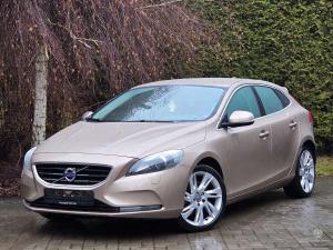 Brown Volvo V40 2013 in Kaunas, with an engine capacity of 2.00 L and mileage of 300 thousand km for 5990 €, photo 21 on AUTOMOTO.COM.LV