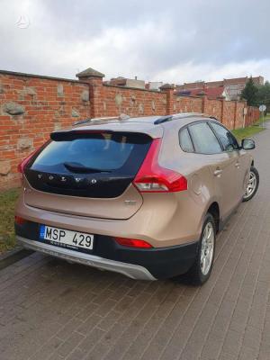 Brown Volvo V40 2013 in Silute, with an engine capacity of 1.60 L and mileage of 185 thousand km for 7600 €, photo 10 on AUTOMOTO.COM.LV
