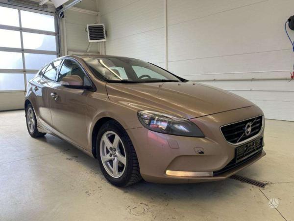 Brūns Volvo V40 2013 Radviliškis, ar dzinēja tilpumu 1.56 L un nobraukumu 0 tūkst. km par 3750 €, foto 2 vietnē AUTOMOTO.COM.LV