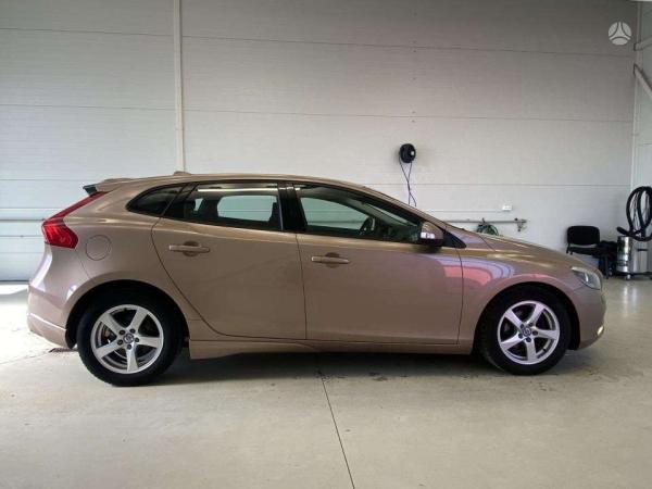 Brūns Volvo V40 2013 Radviliškis, ar dzinēja tilpumu 1.56 L un nobraukumu 0 tūkst. km par 3750 €, foto 7 vietnē AUTOMOTO.COM.LV
