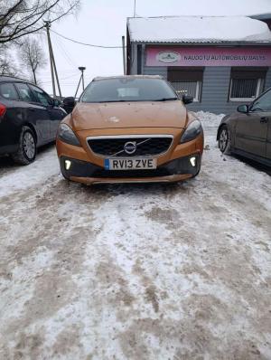 Brown Volvo V40 2013 in Taurage, with an engine capacity of 2.00 L and mileage of 200 thousand km for 3150 €, photo  on AUTOMOTO.COM.LV