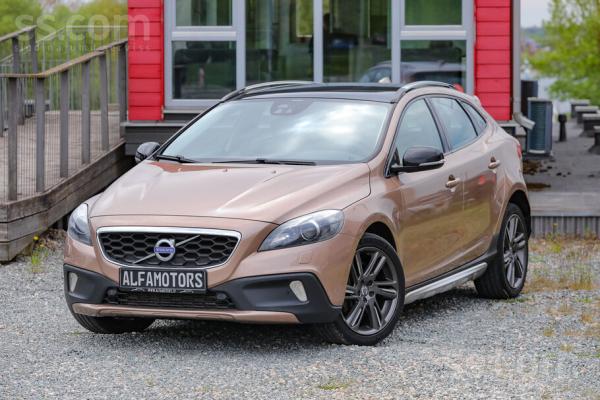 Brown Volvo V40 2013 in Riga, with an engine capacity of 2.00 L and mileage of 322 thousand km for 8490 €, photo 1 on AUTOMOTO.COM.LV