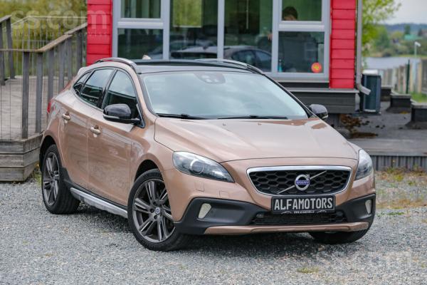Brown Volvo V40 2013 in Riga, with an engine capacity of 2.00 L and mileage of 322 thousand km for 8490 €, photo 2 on AUTOMOTO.COM.LV