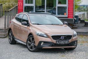 Brūns Volvo V40 2013 Rīga, ar dzinēja tilpumu 2.00 L un nobraukumu 322 tūkst. km par 8490 €, foto 3 vietnē AUTOMOTO.COM.LV