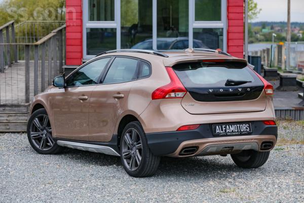 Brown Volvo V40 2013 in Riga, with an engine capacity of 2.00 L and mileage of 322 thousand km for 8490 €, photo 3 on AUTOMOTO.COM.LV