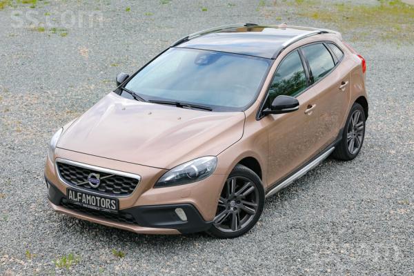 Brown Volvo V40 2013 in Riga, with an engine capacity of 2.00 L and mileage of 322 thousand km for 8490 €, photo 5 on AUTOMOTO.COM.LV