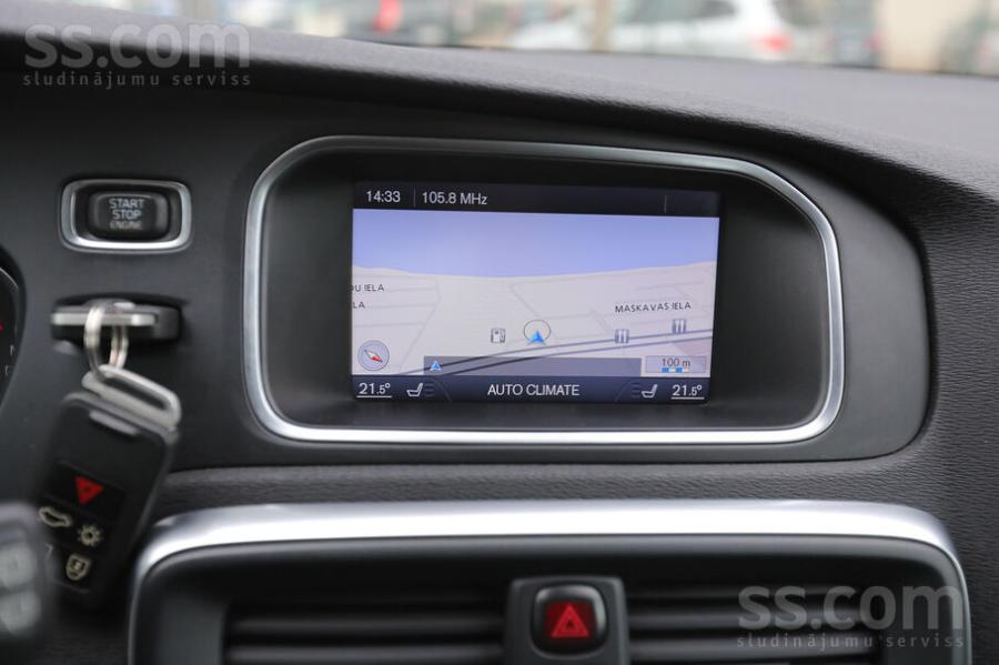 Brūns Volvo V40 2013 Rīga, ar dzinēja tilpumu 2.00 L un nobraukumu 322 tūkst. km par 8490 €, foto 15 vietnē AUTOMOTO.COM.LV