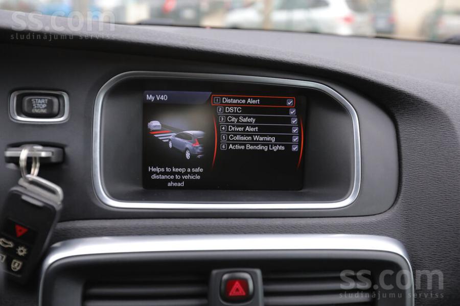 Brūns Volvo V40 2013 Rīga, ar dzinēja tilpumu 2.00 L un nobraukumu 322 tūkst. km par 8490 €, foto 17 vietnē AUTOMOTO.COM.LV