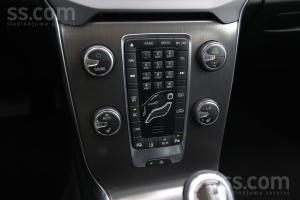 Brūns Volvo V40 2013 Rīga, ar dzinēja tilpumu 2.00 L un nobraukumu 322 tūkst. km par 8490 €, foto 18 vietnē AUTOMOTO.COM.LV