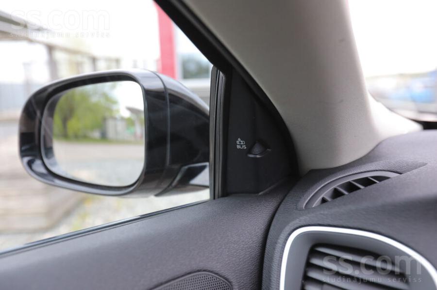 Brūns Volvo V40 2013 Rīga, ar dzinēja tilpumu 2.00 L un nobraukumu 322 tūkst. km par 8490 €, foto 21 vietnē AUTOMOTO.COM.LV