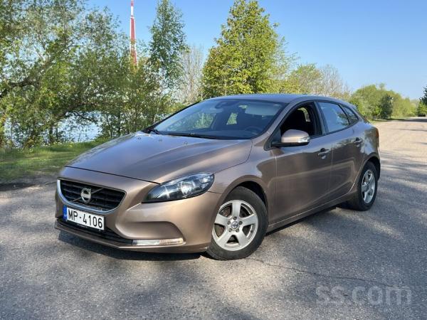Brūns Volvo V40 2013 Rīga, ar dzinēja tilpumu 1.60 L un nobraukumu 373 tūkst. km par 3400 €, foto 1 vietnē AUTOMOTO.COM.LV