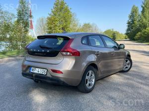 Brown Volvo V40 2013 in Riga, with an engine capacity of 1.60 L and mileage of 373 thousand km for 3400 €, photo 5 on AUTOMOTO.COM.LV