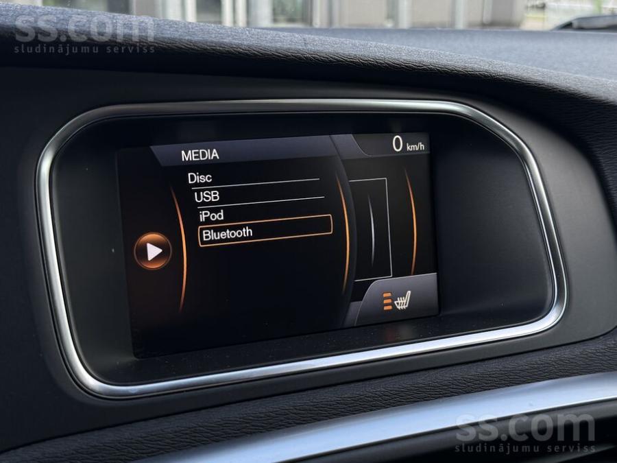 Brown Volvo V40 2013 in Jurmala, with an engine capacity of 2.50 L and mileage of 0 thousand km for 8800 €, photo 48 on AUTOMOTO.COM.LV