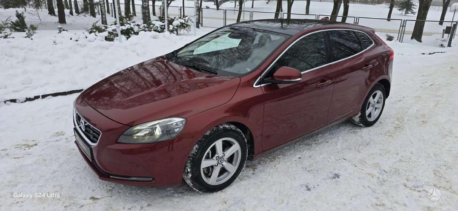 Brown Volvo V40 2014 in Kazlu Ruda, with an engine capacity of 1.97 L and mileage of 285 thousand km for 6000 €, photo 6 on AUTOMOTO.COM.LV