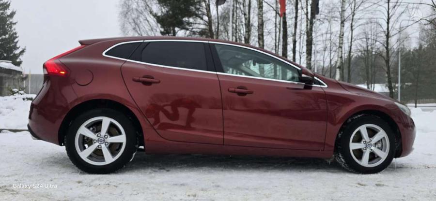Brown Volvo V40 2014 in Kazlu Ruda, with an engine capacity of 1.97 L and mileage of 285 thousand km for 6000 €, photo 12 on AUTOMOTO.COM.LV