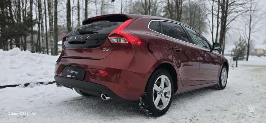 Brown Volvo V40 2014 in Kazlu Ruda, with an engine capacity of 1.97 L and mileage of 285 thousand km for 6000 €, photo 13 on AUTOMOTO.COM.LV