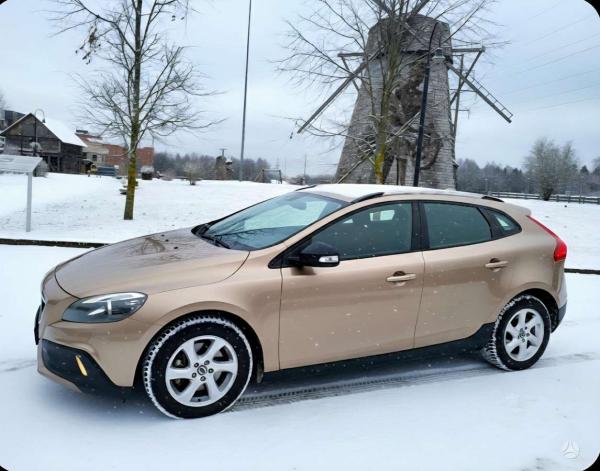 Brūns Volvo V40 2014 Šauļi, ar dzinēja tilpumu 1.60 L un nobraukumu 329 tūkst. km par 6550 €, foto 3 vietnē AUTOMOTO.COM.LV