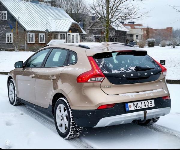 Brūns Volvo V40 2014 Šauļi, ar dzinēja tilpumu 1.60 L un nobraukumu 329 tūkst. km par 6550 €, foto 5 vietnē AUTOMOTO.COM.LV