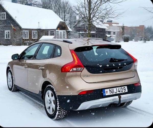 Brūns Volvo V40 2014 Šauļi, ar dzinēja tilpumu 1.60 L un nobraukumu 329 tūkst. km par 6550 €, foto 6 vietnē AUTOMOTO.COM.LV