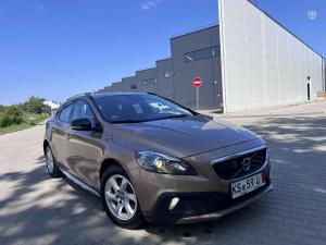 Brown Volvo V40 2015 in Kaunas, with an engine capacity of 2.00 L and mileage of 267 thousand km for 7399 €, photo  on AUTOMOTO.COM.LV