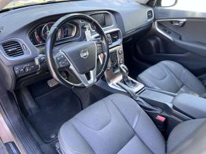 Brown Volvo V40 2015 in Kaunas, with an engine capacity of 2.00 L and mileage of 267 thousand km for 7399 €, photo 6 on AUTOMOTO.COM.LV