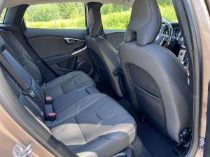 Brown Volvo V40 2015 in Kaunas, with an engine capacity of 2.00 L and mileage of 267 thousand km for 7399 €, photo 15 on AUTOMOTO.COM.LV