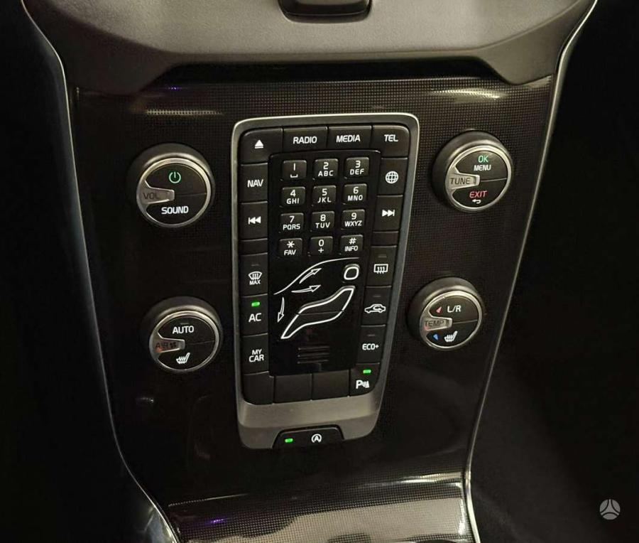 Brown Volvo V40 2016 in Marijampole, with an engine capacity of 1.97 L and mileage of 154 thousand km for 11999 €, photo 12 on AUTOMOTO.COM.LV